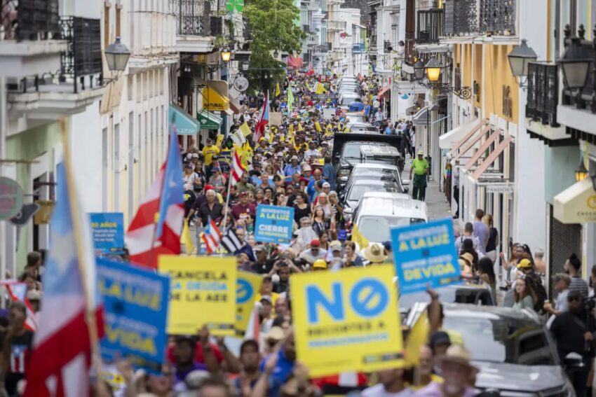 Hundreds in Puerto Rico Protest Proposed Increase in Electricity Bills ...