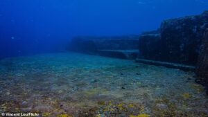 Mysterious underwater ‘pyramid’ believed to be 12,000 years old ...
